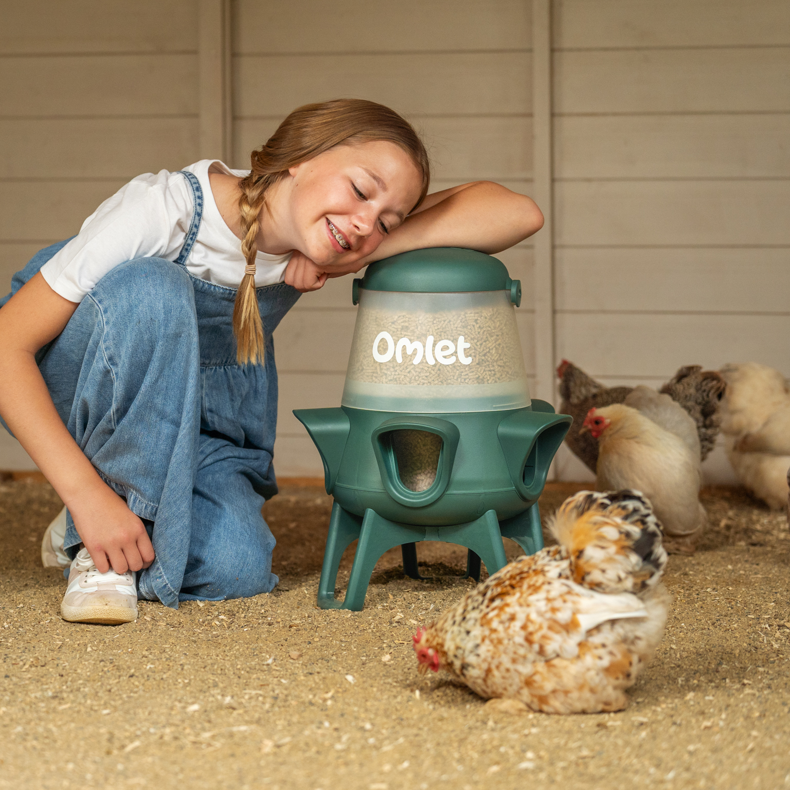 Omlet No Waste Chicken Feeder | Omlet