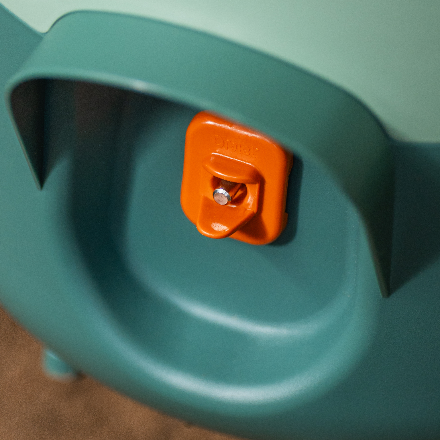 Insulated Stay Clean Chicken Waterer | Omlet | Omlet